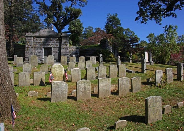 5 Famous US Cemeteries All Goths Should Visit - Cheap and Cheeky